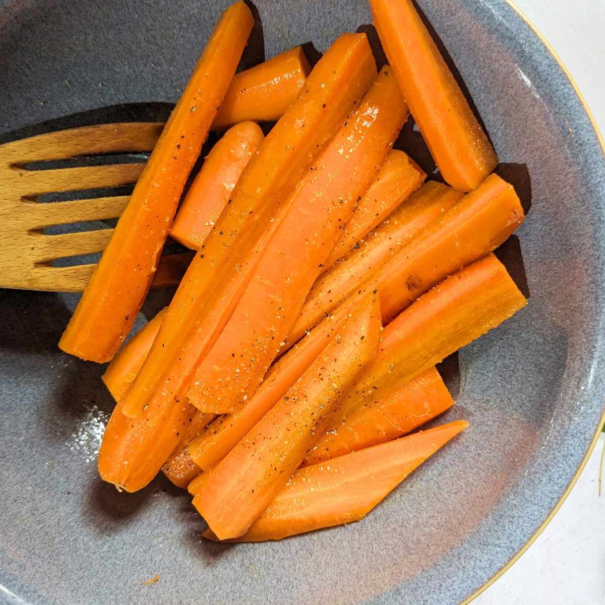 Air Fryer Roasted Carrots (So Easy) - The Air Fryer Kitchen